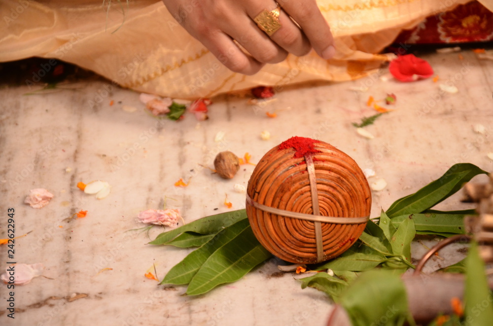 Indian wedding sindoor ceremoney . Bengali wedding rituals. Stock Photo ...