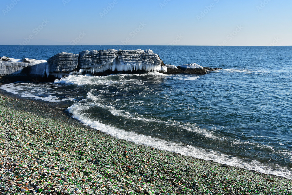 Foto de Russia. Vladivostok, coastal strip of emerald glass pebbles and ...
