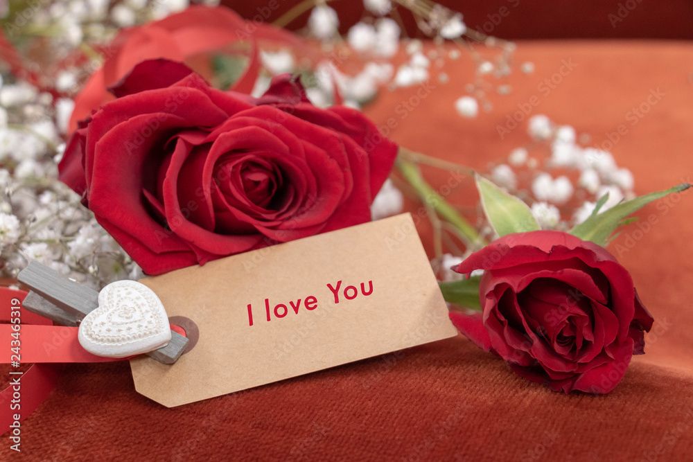 "I love you",, déclaration d'amour en anglais sur une carte entourrée ...