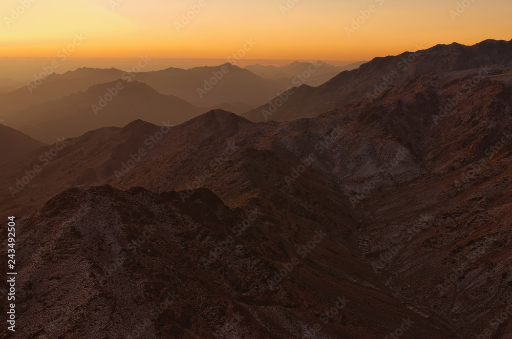 Foto de Beautiful morning landscape of Mount Sinai (Mount Horeb, Gabal ...