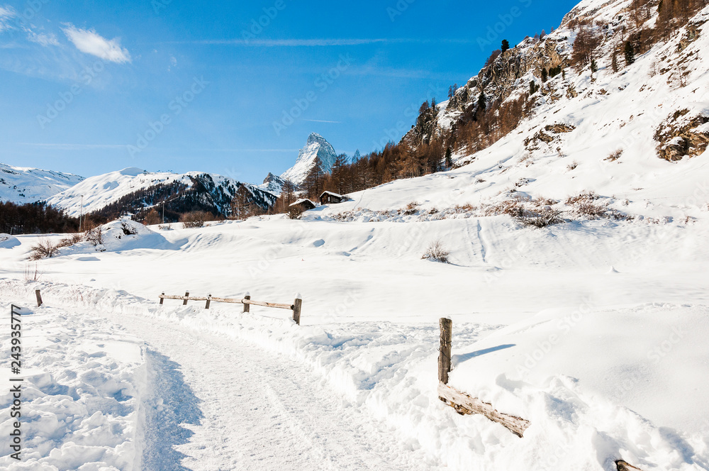 Foto de Zermatt, Furi, Zmutt, Zmuttbach, Winterwanderweg, Winter ...