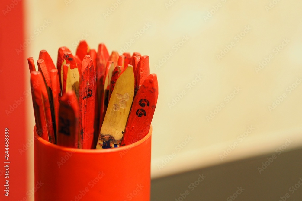 Seam Si, Chi Chi Sticks or fortune sticks (Esiimsi) and alphabet on ...