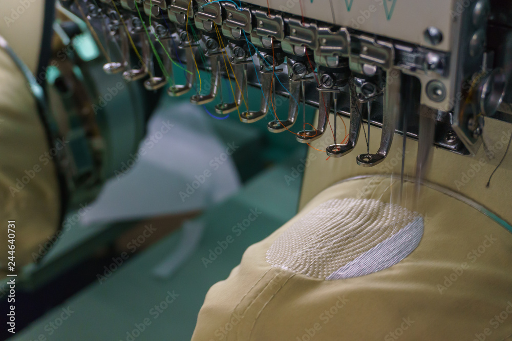 Foto de Embroidery machine needle in Textile Industry at Garment ...