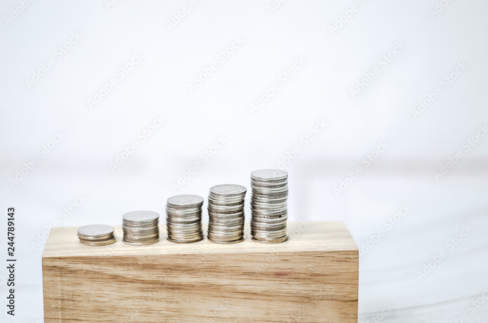 5 rows of coins arranged in ascending order Stock Photo | Adobe Stock