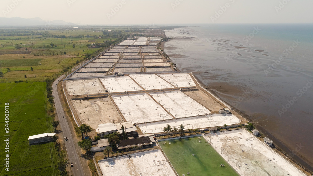 shrimp farm, prawn farming with with aerator pump oxygenation water ...