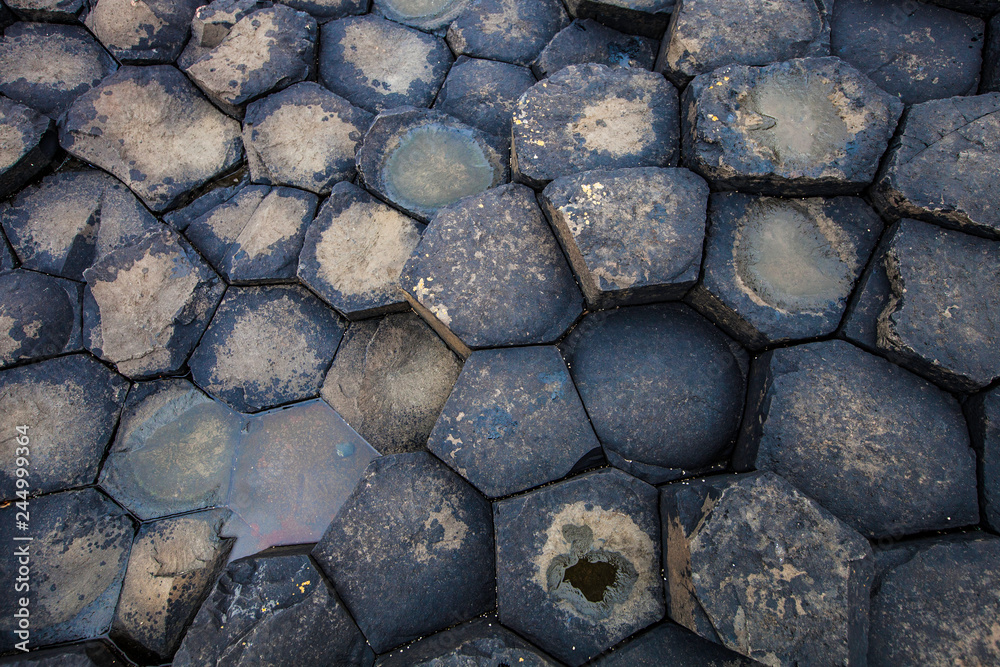 Hexagon Shaped Basalt Formations of the Giants Causeway Stock-Foto ...