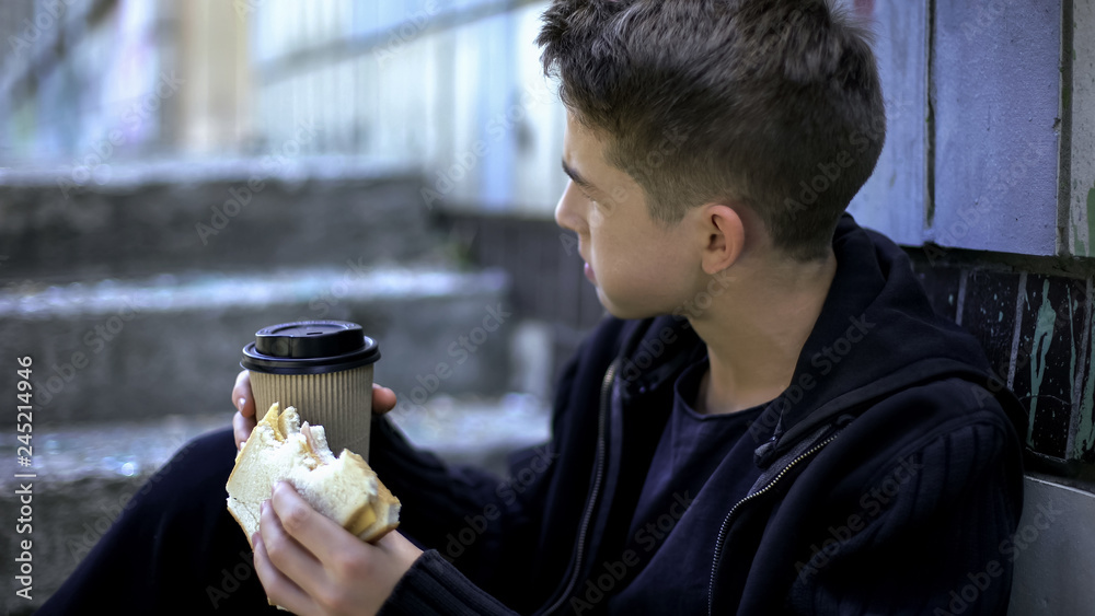 Bullying by senior students, schoolboy eating lunch around school ...