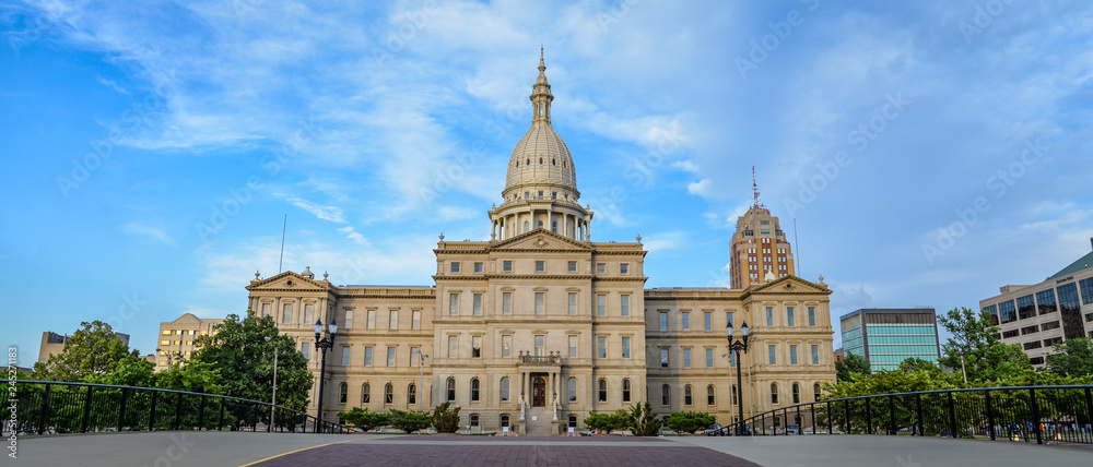 Downtown Lansing MI State Capitol Building - City Skyline Stock Photo ...