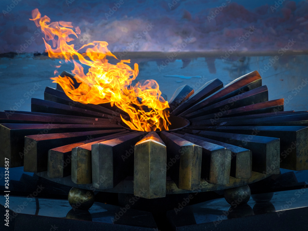 eternal flame of memory in honor of the fallen warriors Stock Photo ...