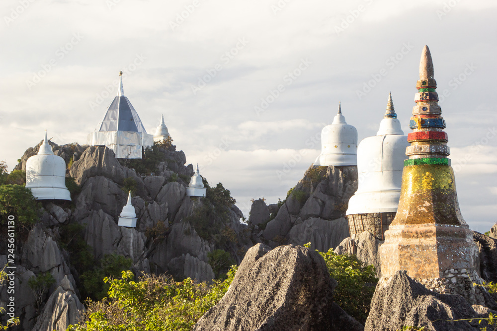 Wat Chaloem Phra Kiat Phrachomklao Rachanusorn,Wat Praputthabaht ...