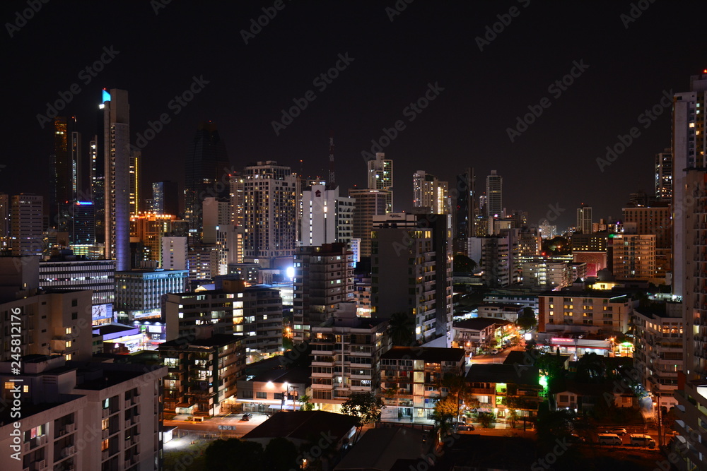 Panama City Skyline at night - Horizon Ville de Panama de nuit Stock ...