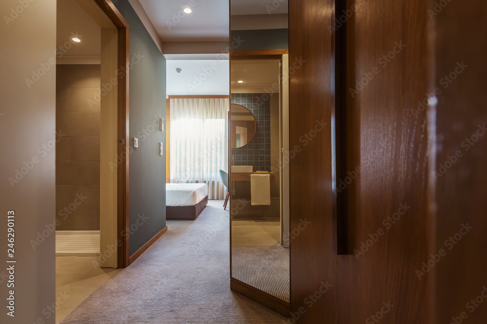 Luxury Hotel Lobby Bathrooms