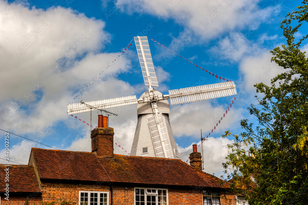 Foto de Cranbrook Smock Windmill. Tallest windmill in the UK do Stock ...