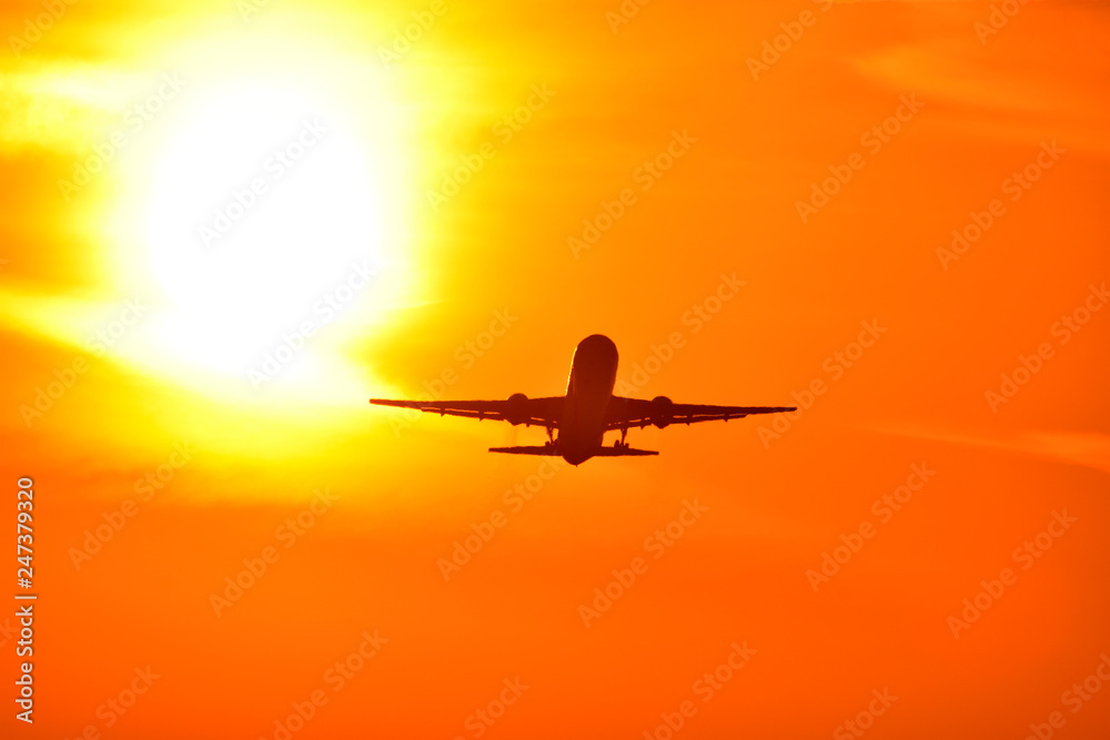 Good luck 夕焼け空へ飛行 Evening glow Flight into the sky The most beautiful ...