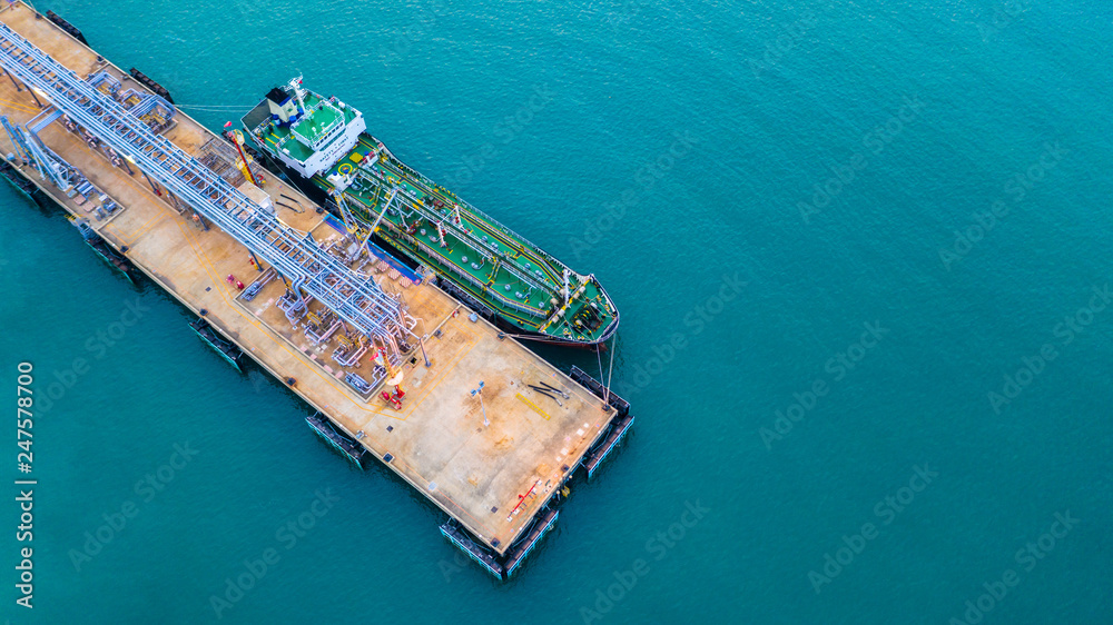 Tanker ship loading in port view from above, Tanker ship logistic ...
