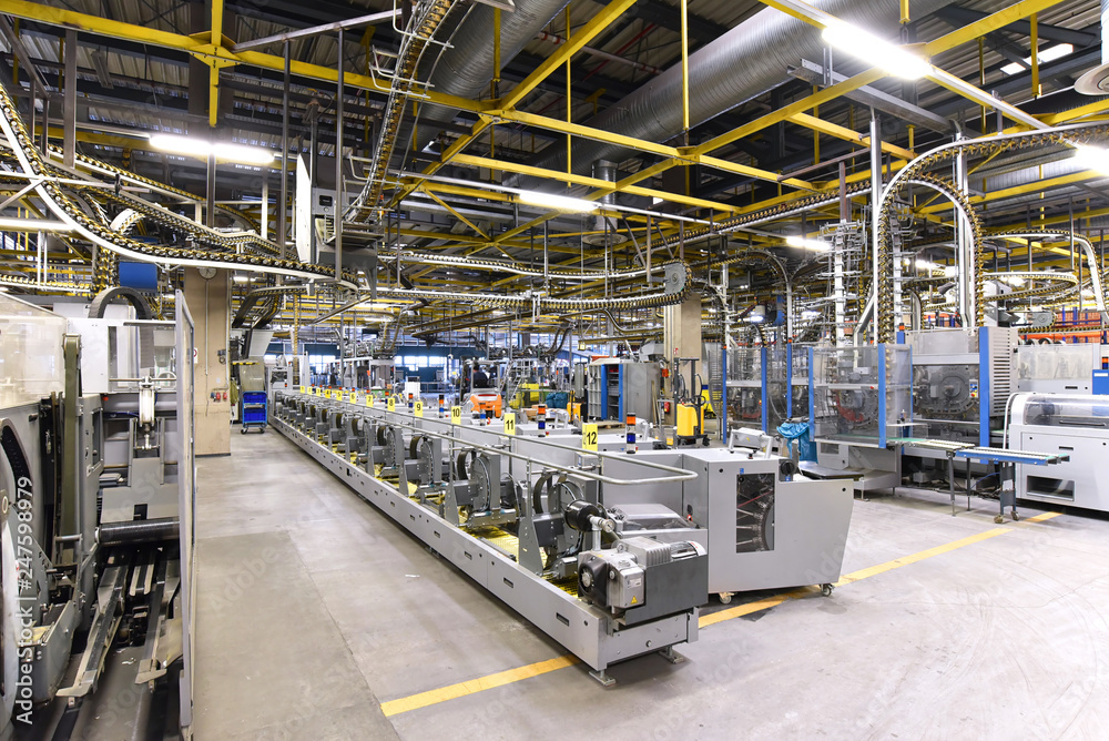 moderne Maschinen/ Technik in einer Industrieanlage - Großdruckerei ...
