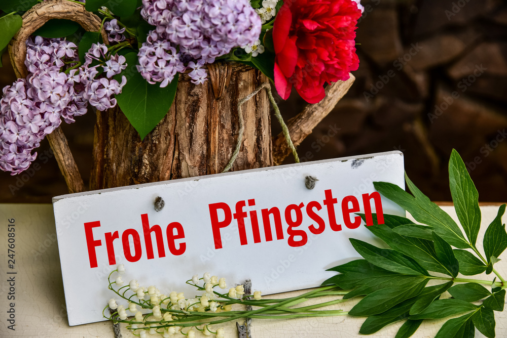 weiße Tafel Blumenstraus schöne Pfingsten Gruß Stock Photo | Adobe Stock