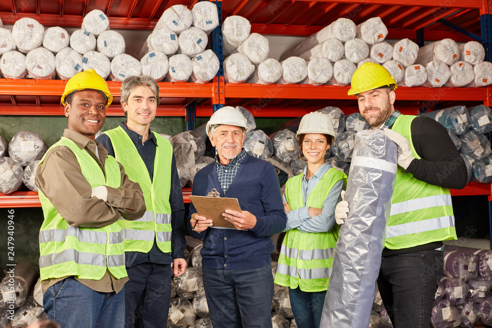Logistik Team mit Kommissionierer im Lager Stock Photo | Adobe Stock