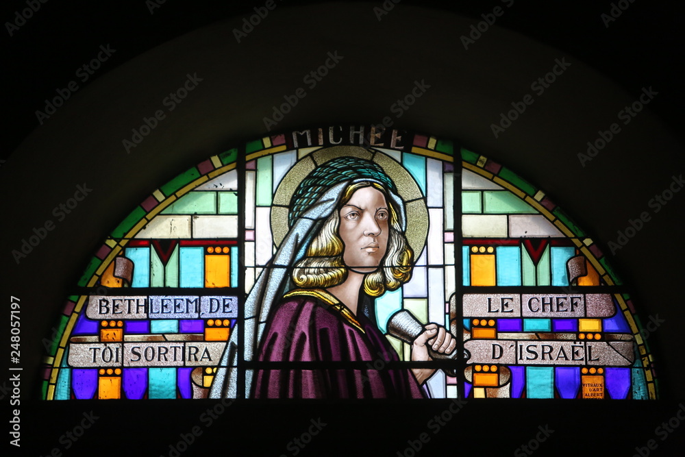 Michée. Vitrail. Eglise Saint-Jean-Baptiste. Taninges. / Micah. Stained ...