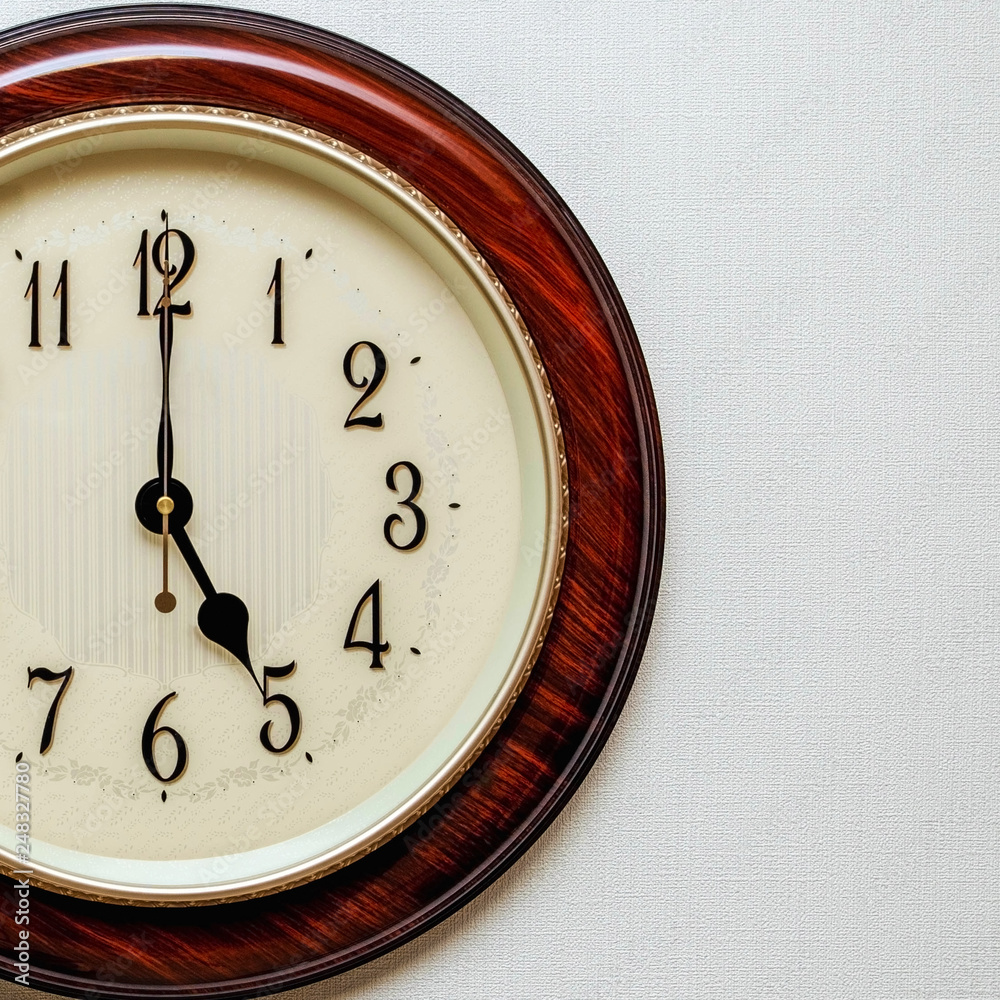 clock showing the time 17:00, 05:00 Stock Photo | Adobe Stock