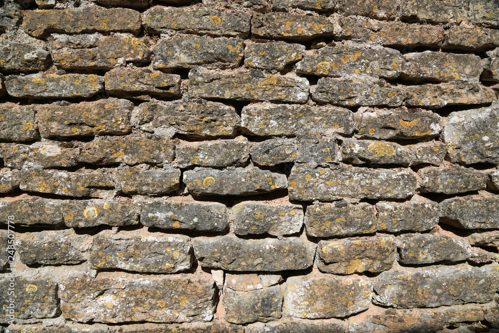 Mediterrane Gartengestaltung: Alte Bruchsteinmauer Stock Photo | Adobe ...