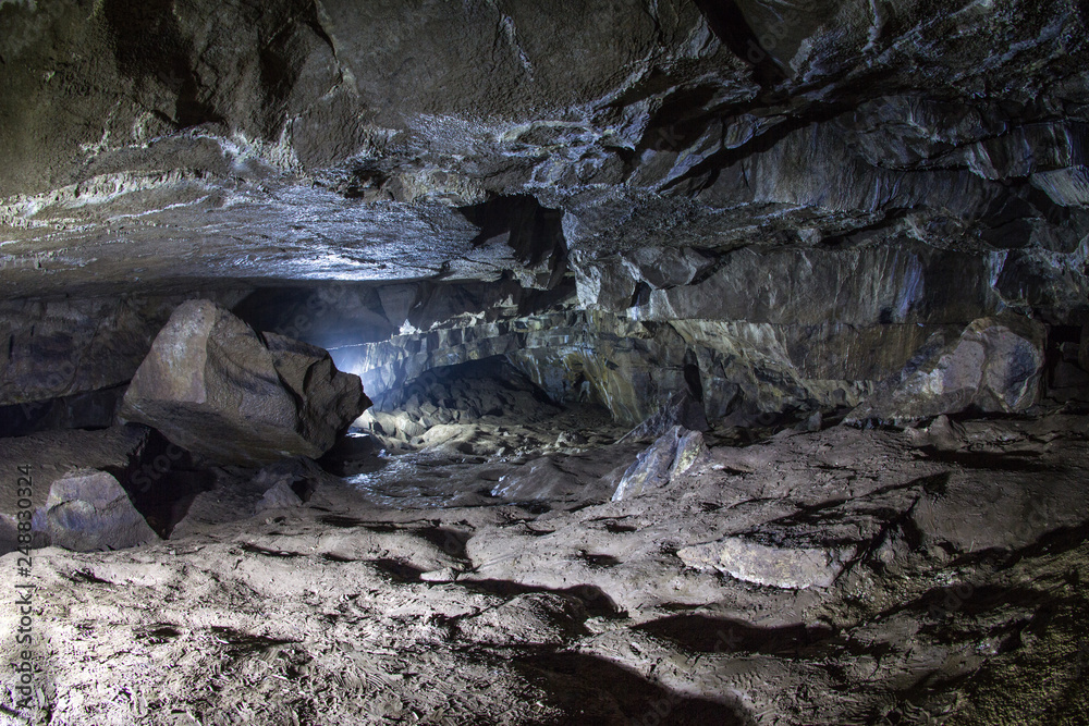 Giant voids, stone caves and tectonic cracks deep on planet Earth Stock ...