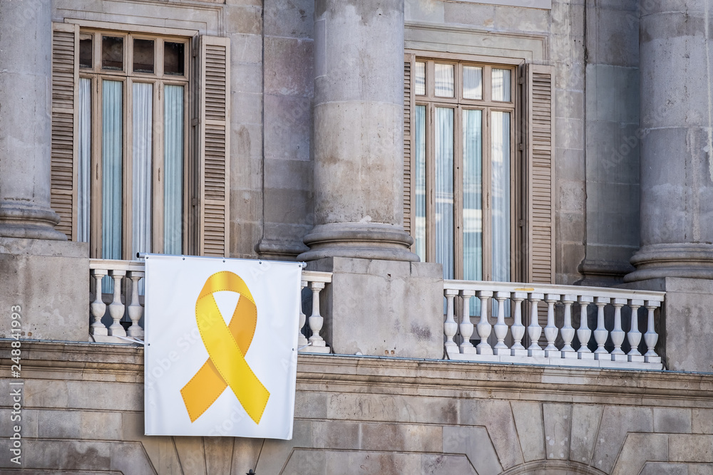 Symbole de la lutte anti sida accroché à un balcon Stock Photo | Adobe ...