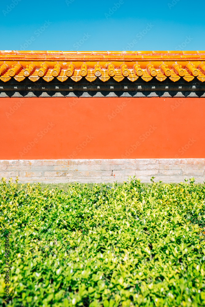 Chinese traditional wall background at Temple of Earth, Ditan Park in ...