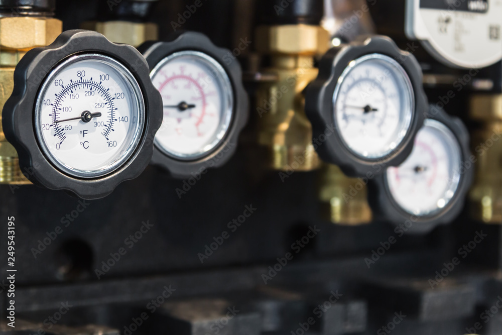 pressure gauge for measuring installed in water or gas systems ...