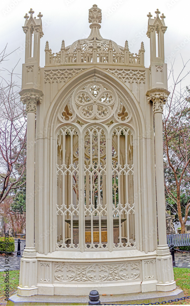 Tomb of James Monroe at the Hollywood Cemetery in Richmond Virginia ...
