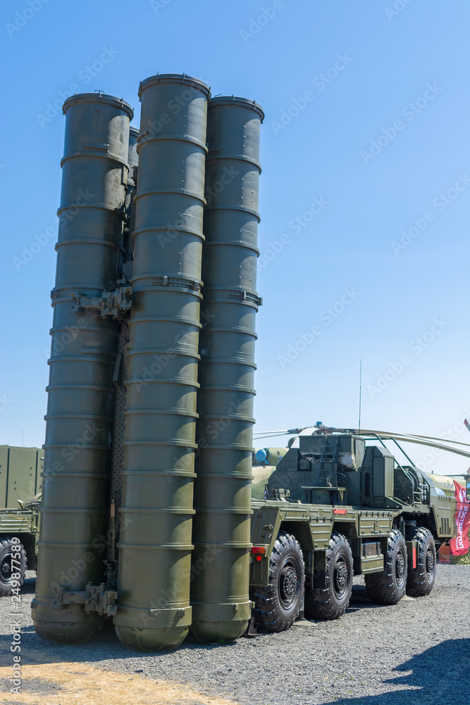 Launcher of the Russian anti-aircraft missile system S-400 "Triumph ...