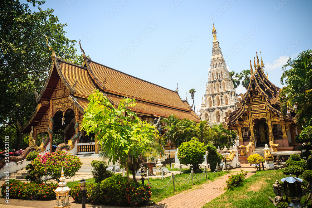Beautiful Wat Chedi Liam (Temple of the Squared Pagoda), the only ...