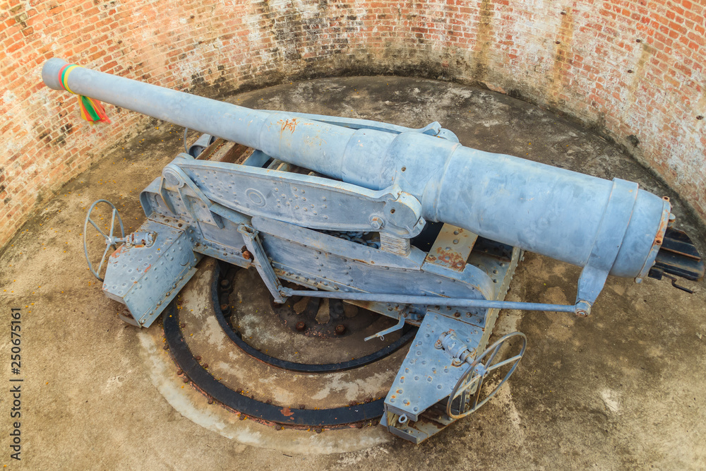 Disappearing carriage gun at Phi Sua Samut Fort, the public place in ...