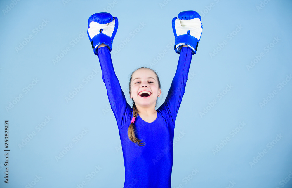 Fotografia do Stock: Risk of injury. Female boxer change attitudes ...
