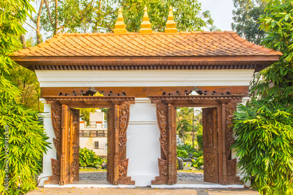 Foto Stock Beautiful Nepal temple entrance gate decoration at the ...