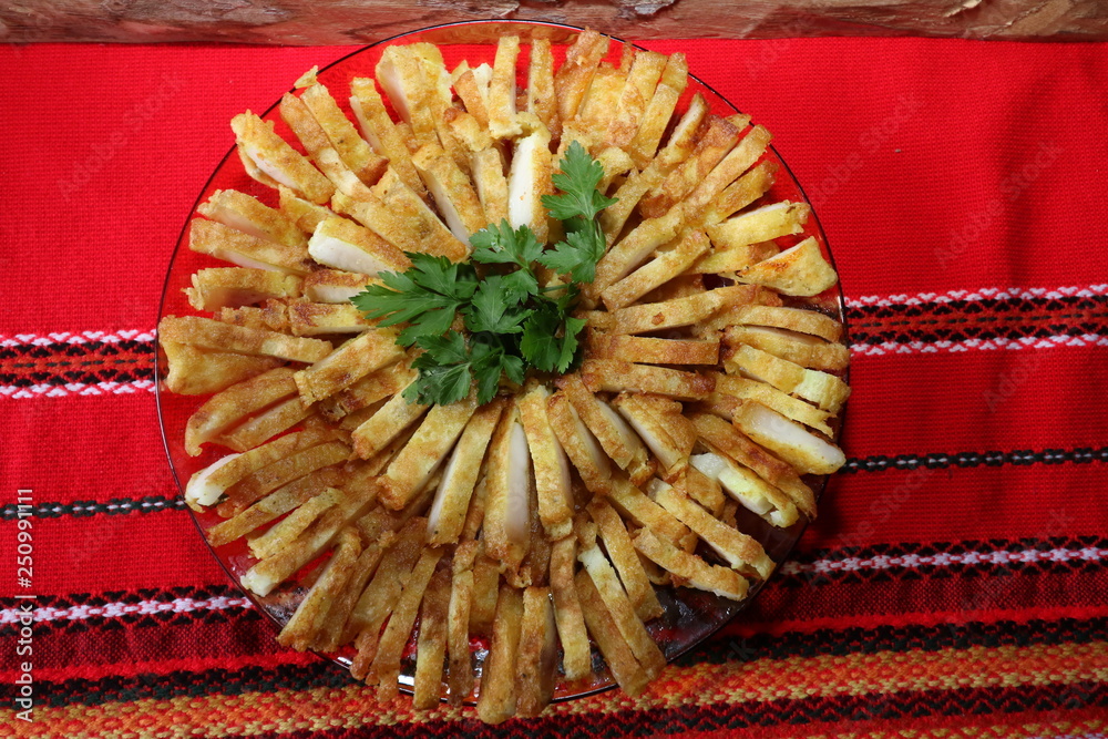 Stockfoto Salo with freshly prepared sliced leeks is a traditional ...