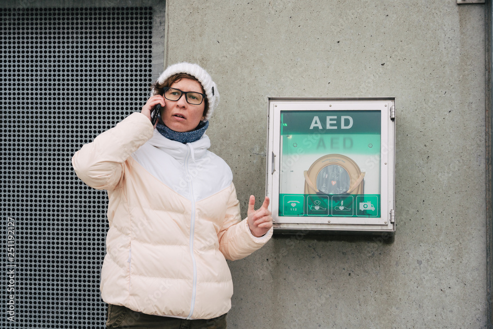 medicine cardiopulmonary resuscitation emergency call. Caucasian woman ...