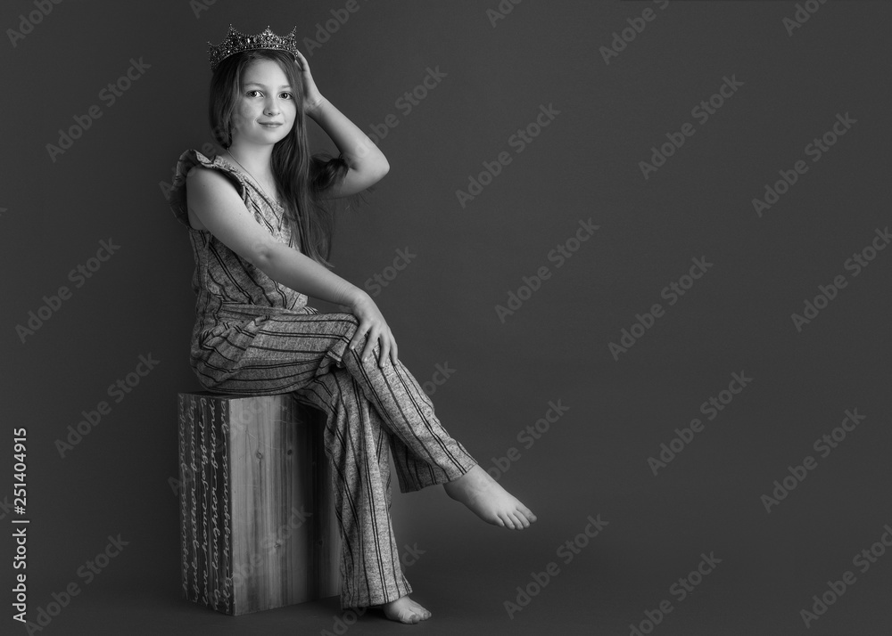 Studio photos of young girl wearing a princess crown Stock Photo ...