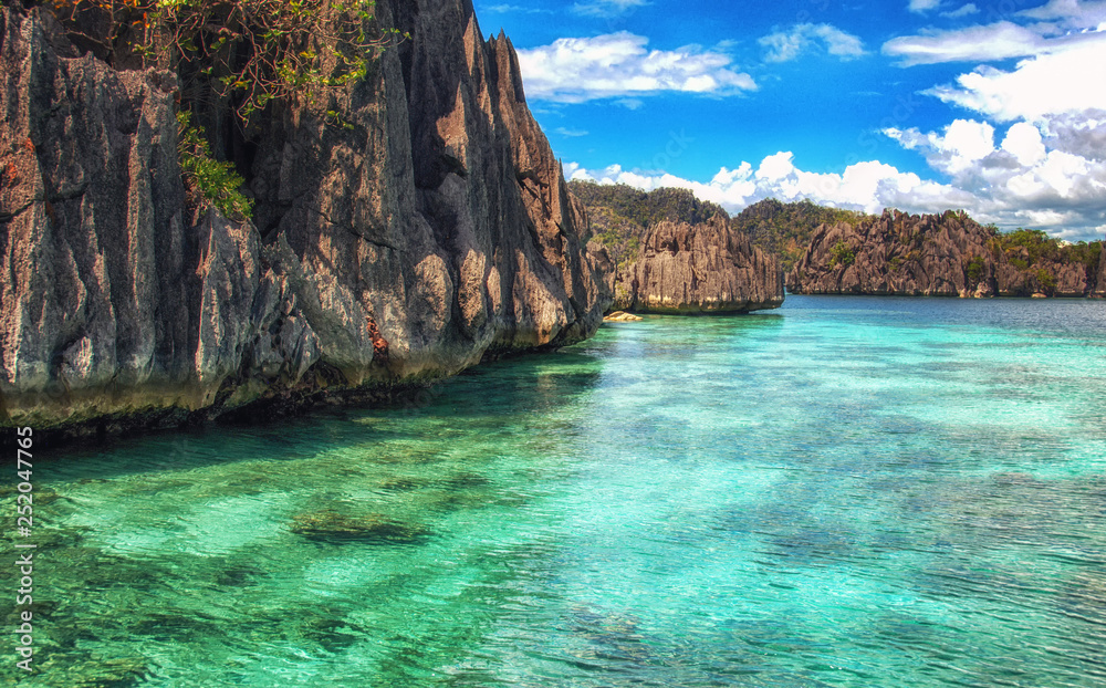 Rock formation in the ocean - El Nido, Palawan, Philippines Stock Photo ...