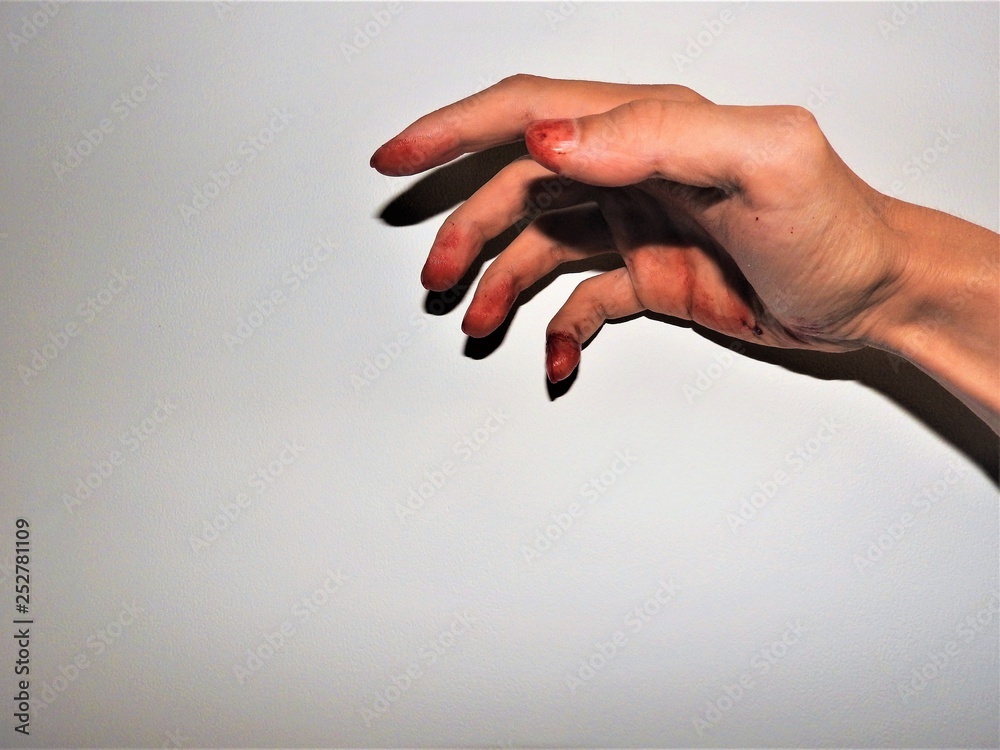 Scenc of horror, hand of blood, puppet master, the manipulator. Photos ...