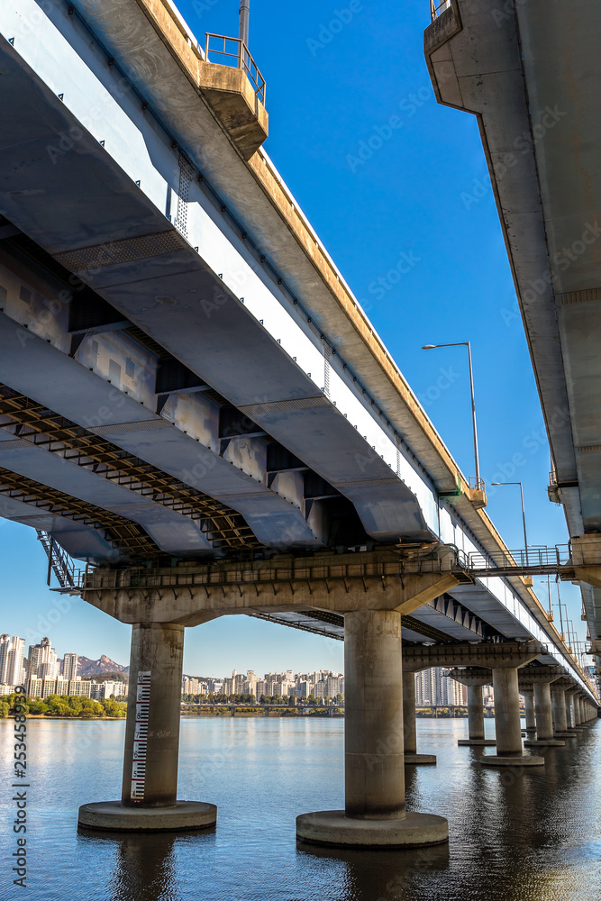 Han river with Mapogyo Bridge at Yeouido Hangang Park in Seoul, Korea ...