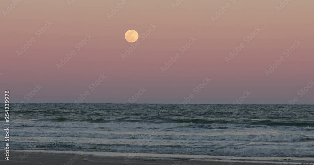 Full moon sunset Ocean sand Texas. Beautiful southern Texas, Gulf of ...