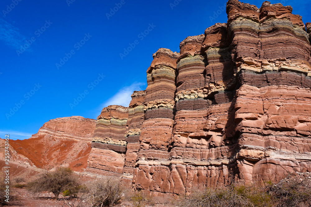Foto de Argentina. La Yesera at the quebrada de las conchas at Cafayate ...