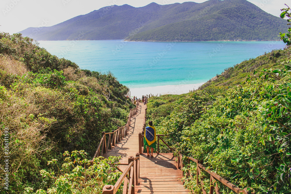 Praia paradisíaca com escadaria no Rio de Janeiro Stock Photo | Adobe Stock