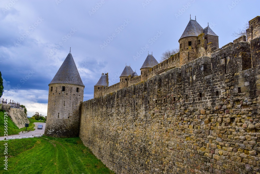 muros de una ciudad medieval Stock Photo | Adobe Stock