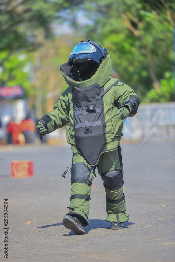 Explosive Ordnance Disposal's officer in The explosive ordnance ...