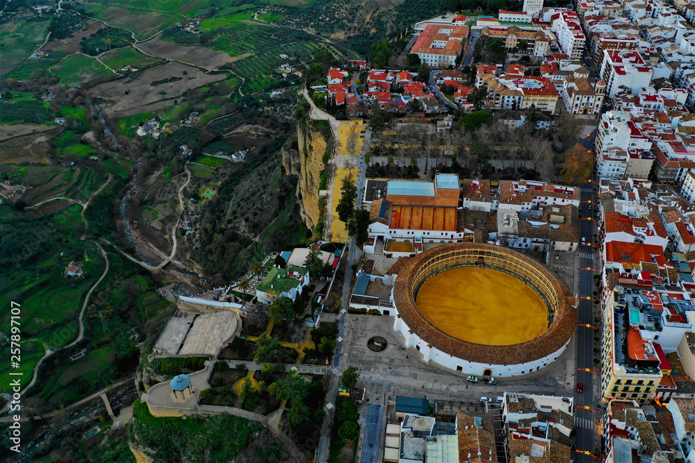 Ronda in Spanien Luftbilder - Puente Nuevo, Plaza de Toros de Ronda und ...