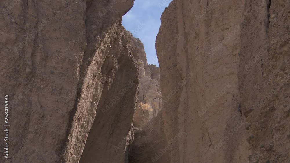Zoom Toward Towering Cliffs Afton Canyon Mojavee Desert Stock-Video ...