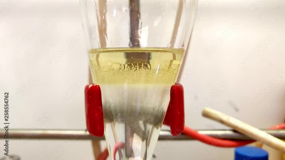 Video „Separation of organic layer and water layer in separating funnel ... Video „Separation of organic layer and water layer in separating funnel ...