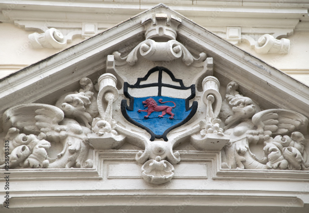Bundesstadt Bonn, Fassadendetail eines Gründerzeithauses in der Wenzelsgasse mit Bonner Wappen ...